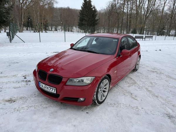 Red BMW 320 2011 in Marijampole, with an engine capacity of 2.00 L and mileage of 188 thousand km for 5800 €, photo 2 on AUTOMOTO.COM.LV