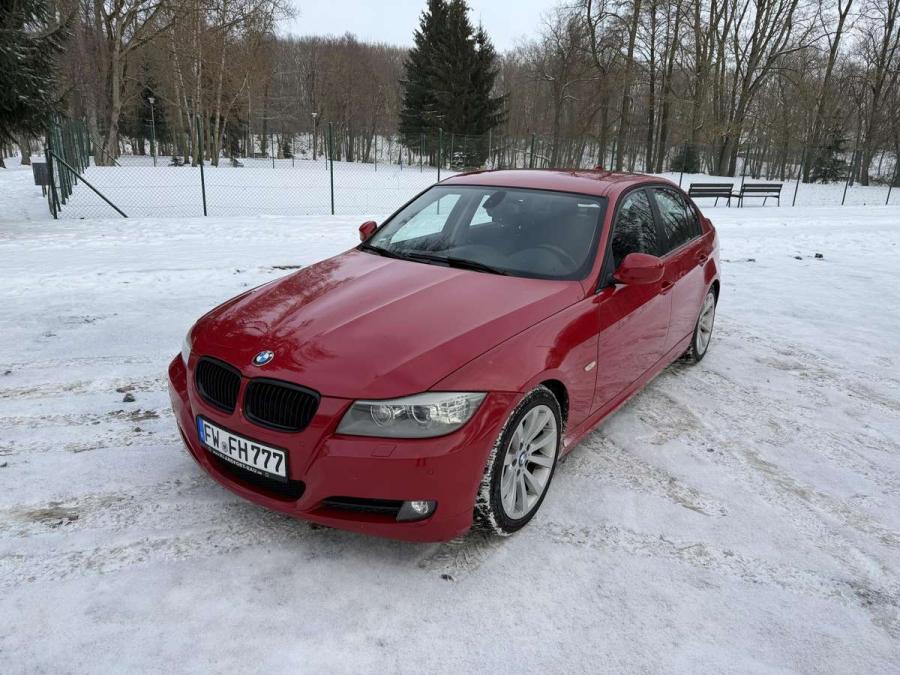 Red BMW 320 2011 in Marijampole, with an engine capacity of 2.00 L and mileage of 188 thousand km for 5800 €, photo 2 on AUTOMOTO.COM.LV