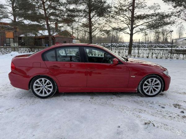 Red BMW 320 2011 in Marijampole, with an engine capacity of 2.00 L and mileage of 188 thousand km for 5800 €, photo 7 on AUTOMOTO.COM.LV