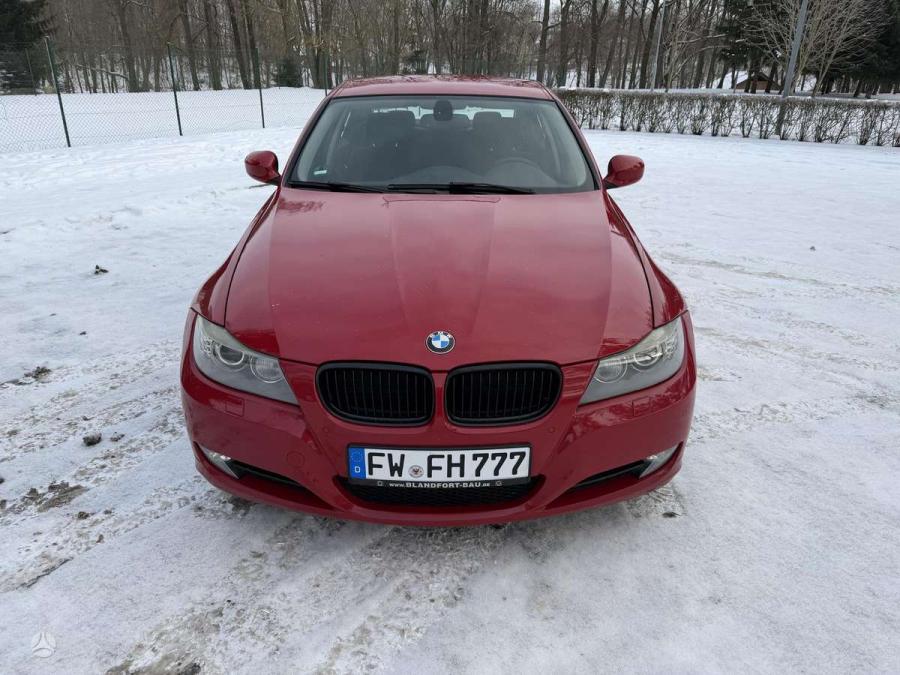 Red BMW 320 2011 in Marijampole, with an engine capacity of 2.00 L and mileage of 188 thousand km for 5800 €, photo 9 on AUTOMOTO.COM.LV