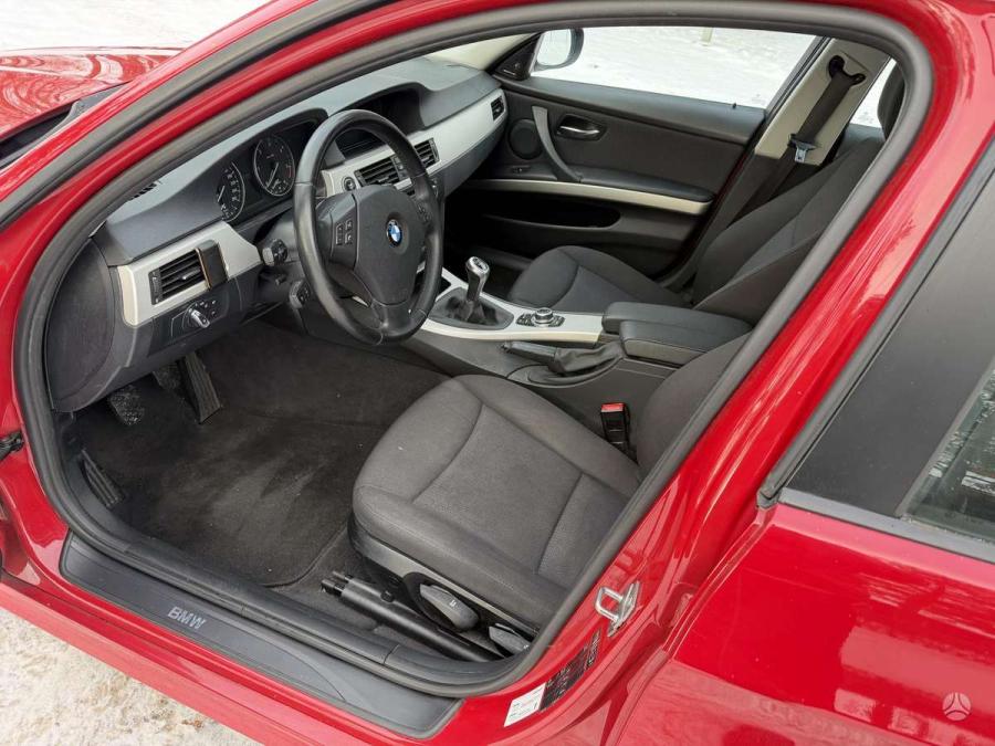 Red BMW 320 2011 in Marijampole, with an engine capacity of 2.00 L and mileage of 188 thousand km for 5800 €, photo 13 on AUTOMOTO.COM.LV