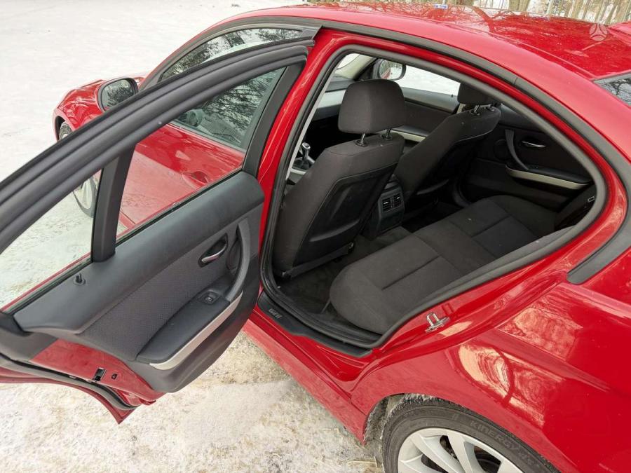 Red BMW 320 2011 in Marijampole, with an engine capacity of 2.00 L and mileage of 188 thousand km for 5800 €, photo 15 on AUTOMOTO.COM.LV