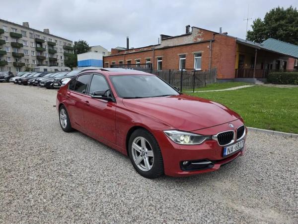 Red BMW 320 2011 in Ventspils, with an engine capacity of 2.00 L and mileage of 291 thousand km for 9500 €, photo 3 on AUTOMOTO.COM.LV