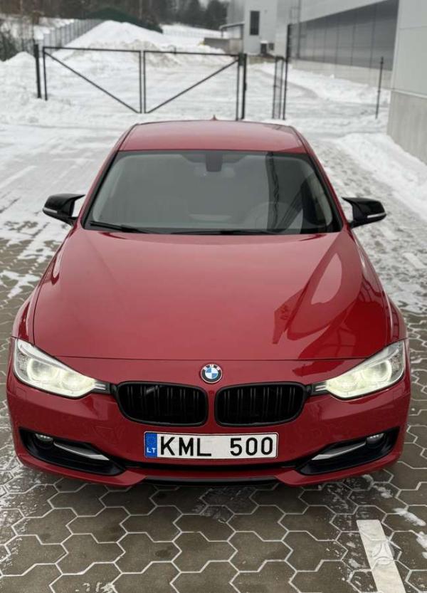 Red BMW 320 2012 in Vilnius, with an engine capacity of 2.00 L and mileage of 246 thousand km for 9990 €, photo 5 on AUTOMOTO.COM.LV