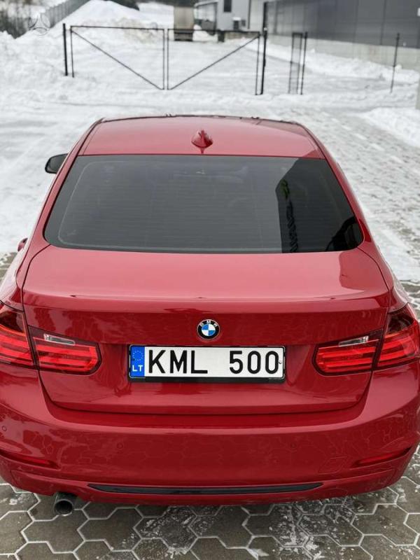 Red BMW 320 2012 in Vilnius, with an engine capacity of 2.00 L and mileage of 246 thousand km for 9990 €, photo 7 on AUTOMOTO.COM.LV