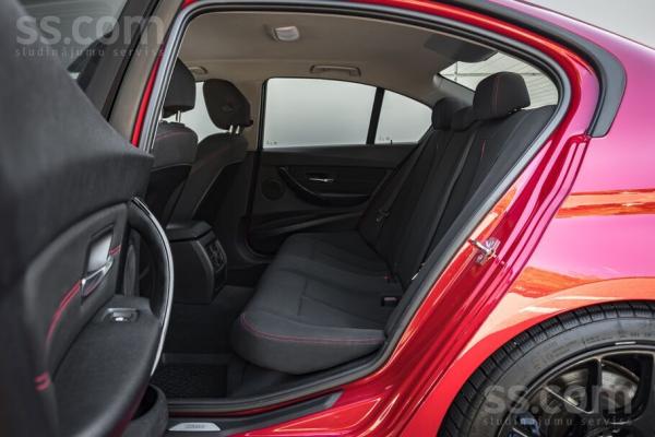 Red BMW 320 2012 in Riga, with an engine capacity of 2.00 L and mileage of 283 thousand km for 12950 €, photo 10 on AUTOMOTO.COM.LV