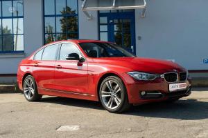 Sarkans BMW 320 2012 Viļņa, ar dzinēja tilpumu 2.00 L un nobraukumu 155 tūkst. km par 10990 €, foto  vietnē AUTOMOTO.COM.LV