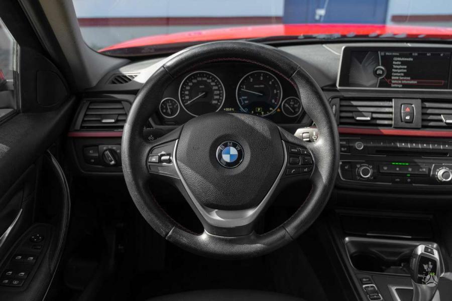 Sarkans BMW 320 2012 Viļņa, ar dzinēja tilpumu 2.00 L un nobraukumu 155 tūkst. km par 10990 €, foto 17 vietnē AUTOMOTO.COM.LV