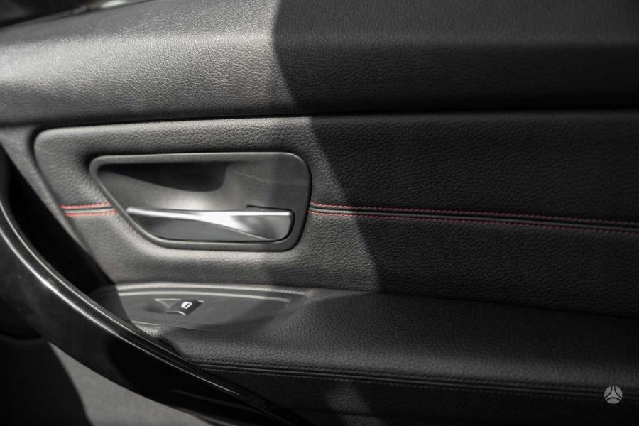 Sarkans BMW 320 2012 Viļņa, ar dzinēja tilpumu 2.00 L un nobraukumu 155 tūkst. km par 10990 €, foto 29 vietnē AUTOMOTO.COM.LV