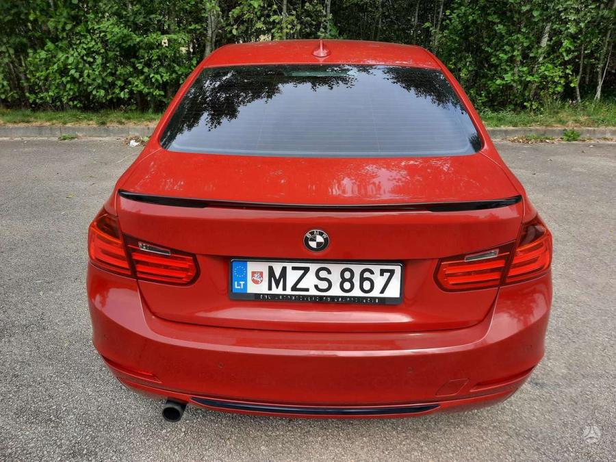 Sarkans BMW 320 2012 Viļņa, ar dzinēja tilpumu 2.00 L un nobraukumu 275 tūkst. km par 9250 €, foto 17 vietnē AUTOMOTO.COM.LV