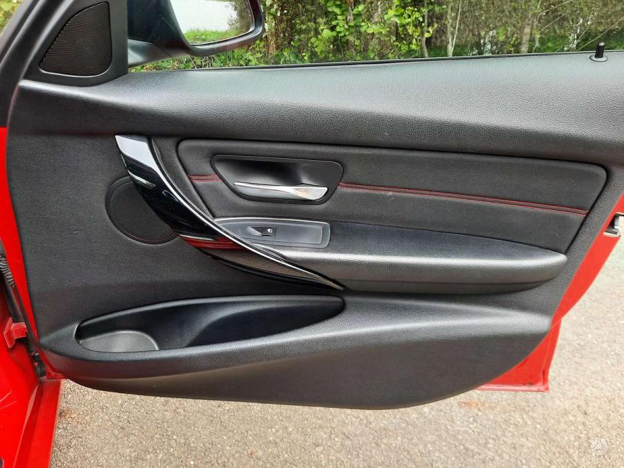 Sarkans BMW 320 2012 Viļņa, ar dzinēja tilpumu 2.00 L un nobraukumu 275 tūkst. km par 9250 €, foto 29 vietnē AUTOMOTO.COM.LV