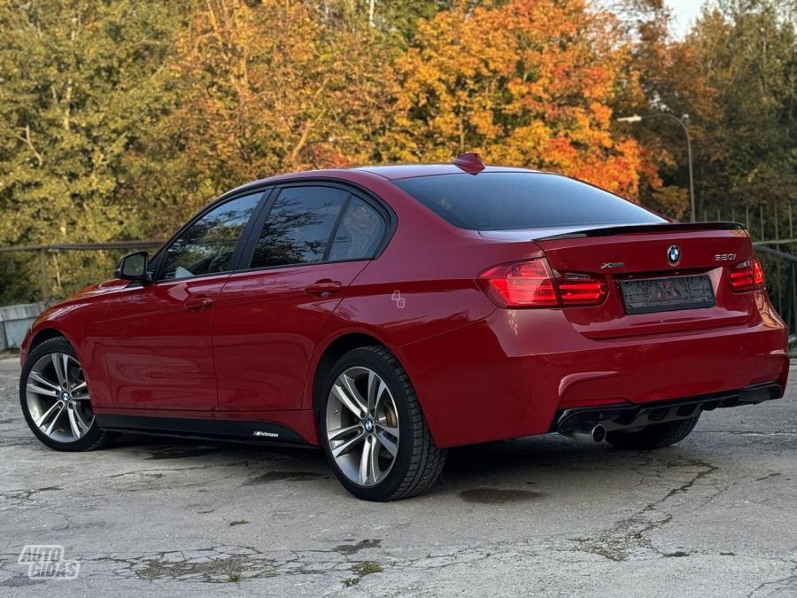 Red BMW 320 2014 in Vilnius, with an engine capacity of 2.00 L and mileage of 131 thousand km for 10900 €, photo 12 on AUTOMOTO.COM.LV