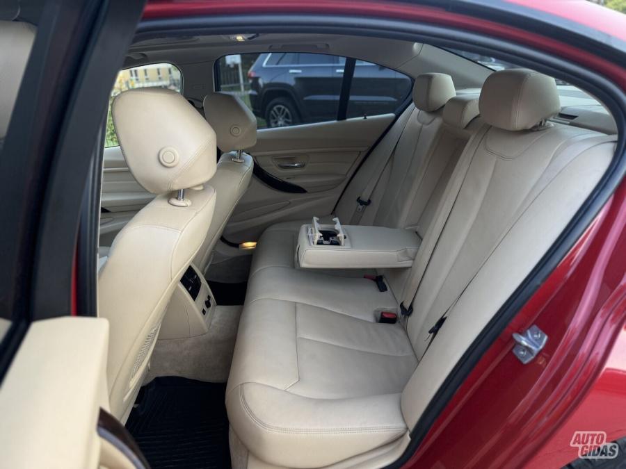 Red BMW 320 2014 in Vilnius, with an engine capacity of 2.00 L and mileage of 131 thousand km for 10900 €, photo 26 on AUTOMOTO.COM.LV