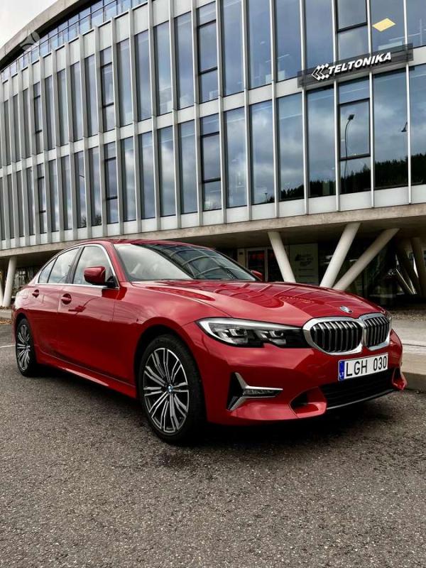 Red BMW 320 2019 in Vilnius, with an engine capacity of 2.00 L and mileage of 85 thousand km for 26500 €, photo 2 on AUTOMOTO.COM.LV