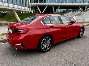 Sarkans BMW 320 2019 Viļņa, ar dzinēja tilpumu 2.00 L un nobraukumu 85 tūkst. km par 26500 €, foto 5 vietnē AUTOMOTO.COM.LV