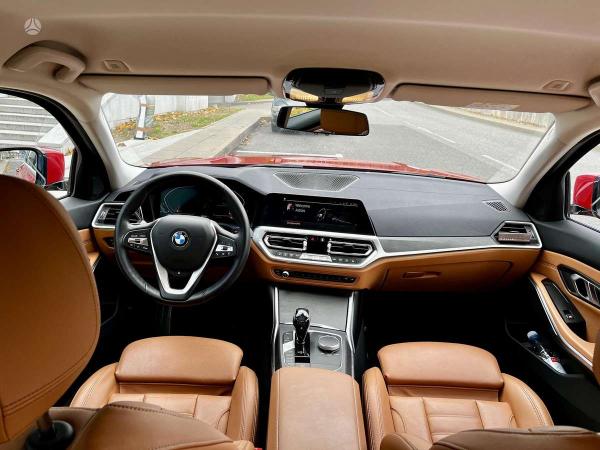 Red BMW 320 2019 in Vilnius, with an engine capacity of 2.00 L and mileage of 85 thousand km for 26500 €, photo 9 on AUTOMOTO.COM.LV