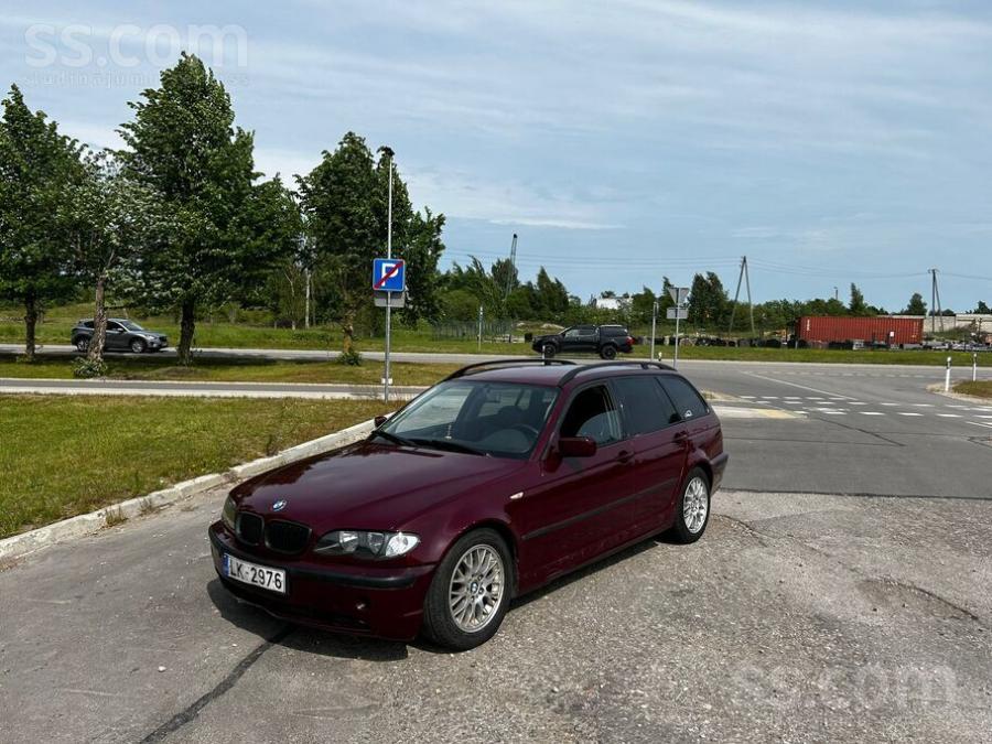 Red BMW 320 2001 in Liepaja, with an engine capacity of 2.00 L and mileage of 445 thousand km for 1000 €, photo 1 on AUTOMOTO.COM.LV