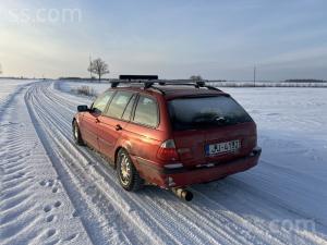 Red BMW 320 2002 in Riga, with an engine capacity of 2.00 L and mileage of 386 thousand km for 2400 €, photo 5 on AUTOMOTO.COM.LV