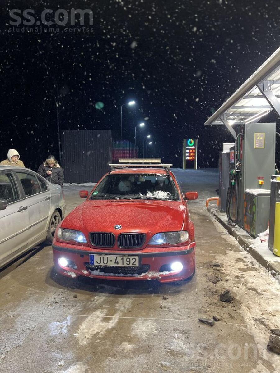 Red BMW 320 2002 in Riga, with an engine capacity of 2.00 L and mileage of 386 thousand km for 2400 €, photo 6 on AUTOMOTO.COM.LV