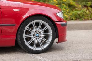 Red BMW 320 2005 in Riga, with an engine capacity of 2.00 L and mileage of 380 thousand km for 4300 €, photo 10 on AUTOMOTO.COM.LV