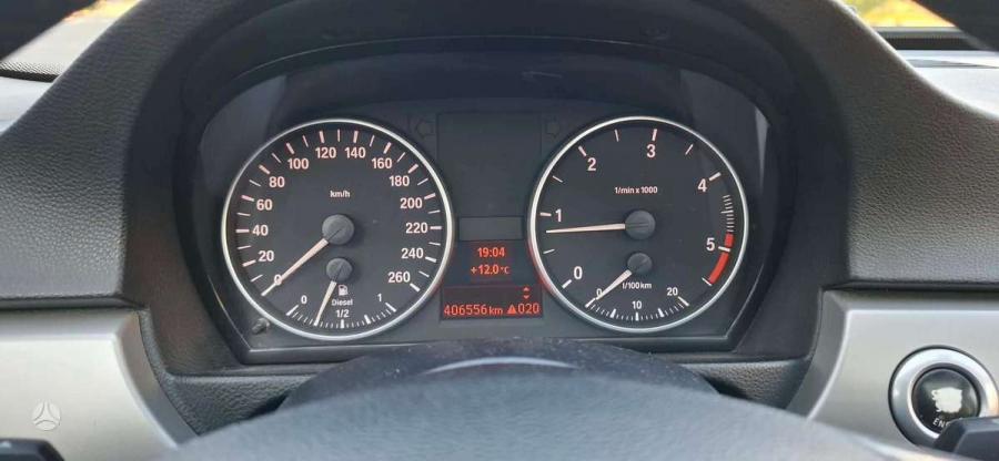 Sarkans BMW 320 2006 Kauņa, ar dzinēja tilpumu 2.00 L un nobraukumu 409 tūkst. km par 2500 €, foto 15 vietnē AUTOMOTO.COM.LV
