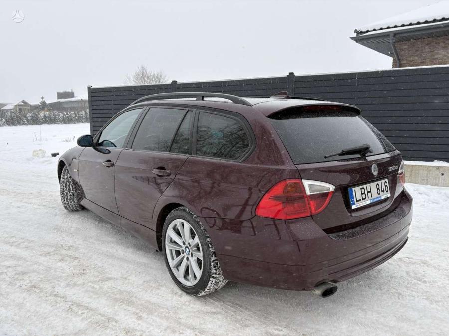 Sarkans BMW 320 2007 Kauņa, ar dzinēja tilpumu 0.00 L un nobraukumu 375 tūkst. km par 3150 €, foto 2 vietnē AUTOMOTO.COM.LV