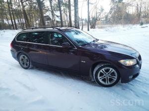 Red BMW 320 2009 in Riga, with an engine capacity of 2.00 L and mileage of 431 thousand km for 3150 €, photo 2 on AUTOMOTO.COM.LV