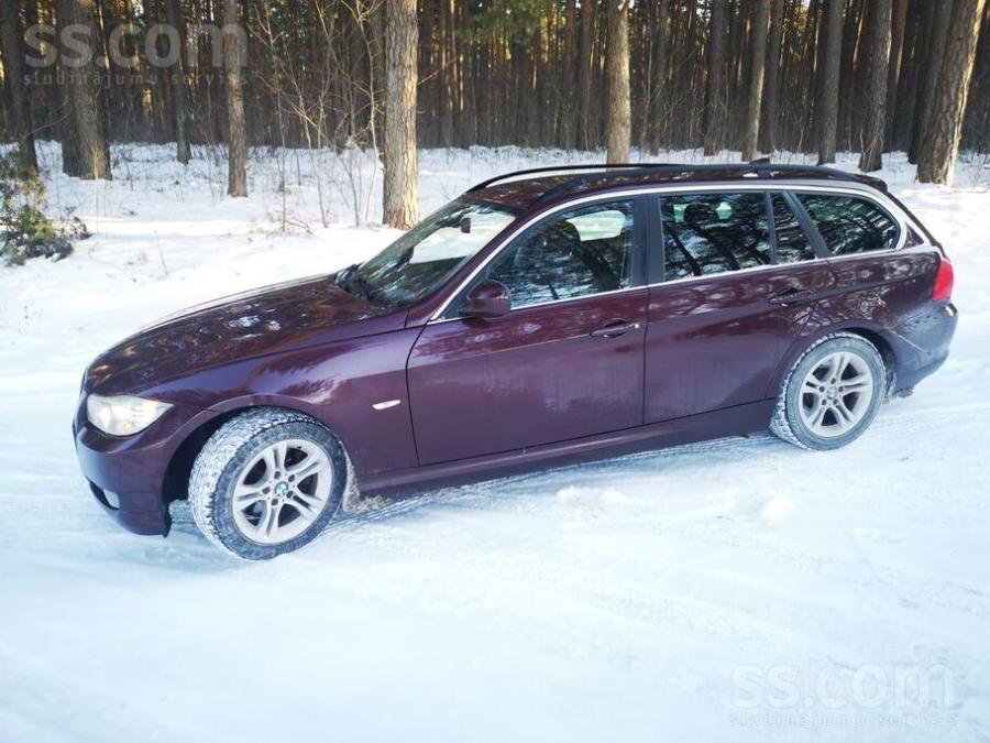Red BMW 320 2009 in Riga, with an engine capacity of 2.00 L and mileage of 431 thousand km for 3150 €, photo 4 on AUTOMOTO.COM.LV