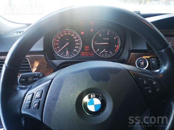 Red BMW 320 2009 in Riga, with an engine capacity of 2.00 L and mileage of 431 thousand km for 3800 €, photo 8 on AUTOMOTO.COM.LV