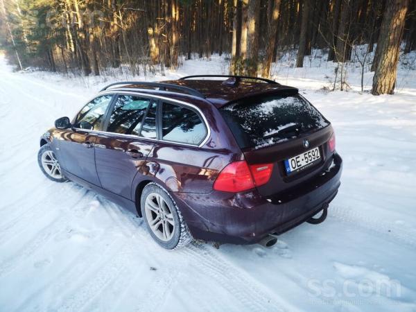 Red BMW 320 2009 in Riga, with an engine capacity of 2.00 L and mileage of 431 thousand km for 3800 €, photo 9 on AUTOMOTO.COM.LV