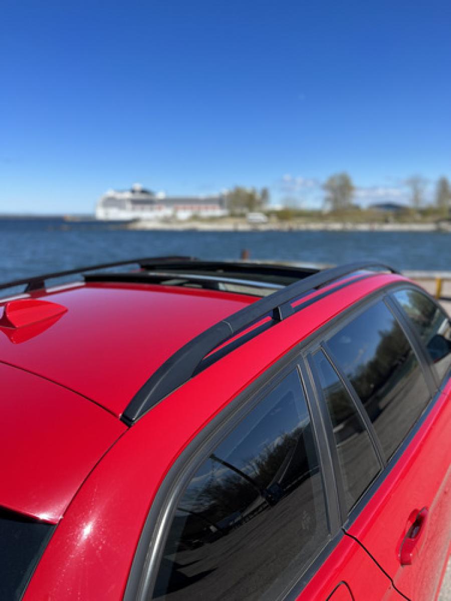 Red BMW 320 2009 in Tallinn, with an engine capacity of 0.00 L and mileage of 355 thousand km for 6500 €, photo 5 on AUTOMOTO.COM.LV
