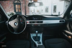 Red BMW 320 2009 in Tallinn, with an engine capacity of 0.00 L and mileage of 355 thousand km for 6500 €, photo 20 on AUTOMOTO.COM.LV