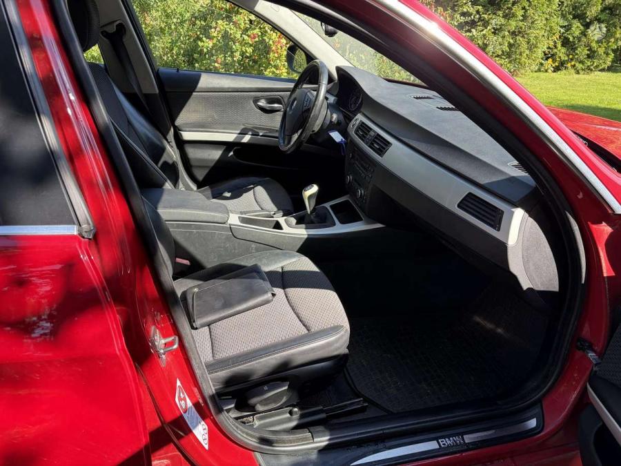 Sarkans BMW 320 2009 Birštonas, ar dzinēja tilpumu 2.00 L un nobraukumu 292 tūkst. km par 2350 €, foto 8 vietnē AUTOMOTO.COM.LV
