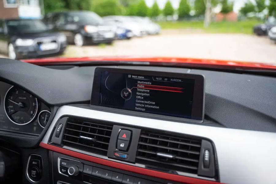 Sarkans BMW 320 2012 Liepāja, ar dzinēja tilpumu 2.00 L un nobraukumu 250 tūkst. km par 9100 €, foto 35 vietnē AUTOMOTO.COM.LV