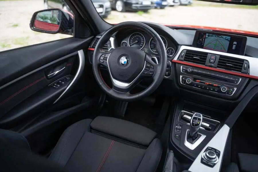 Sarkans BMW 320 2012 Liepāja, ar dzinēja tilpumu 2.00 L un nobraukumu 250 tūkst. km par 9100 €, foto 37 vietnē AUTOMOTO.COM.LV