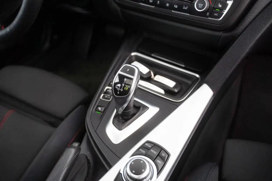Sarkans BMW 320 2012 Liepāja, ar dzinēja tilpumu 2.00 L un nobraukumu 250 tūkst. km par 9100 €, foto 42 vietnē AUTOMOTO.COM.LV