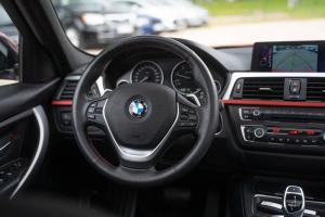 Sarkans BMW 320 2012 Liepāja, ar dzinēja tilpumu 2.00 L un nobraukumu 250 tūkst. km par 9100 €, foto 43 vietnē AUTOMOTO.COM.LV