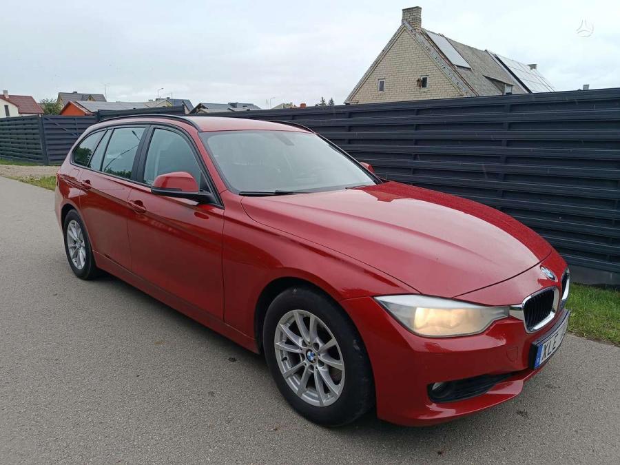 Red BMW 320 2012 in Siauliai, with an engine capacity of 2.00 L and mileage of 380 thousand km for 3950 €, photo 1 on AUTOMOTO.COM.LV