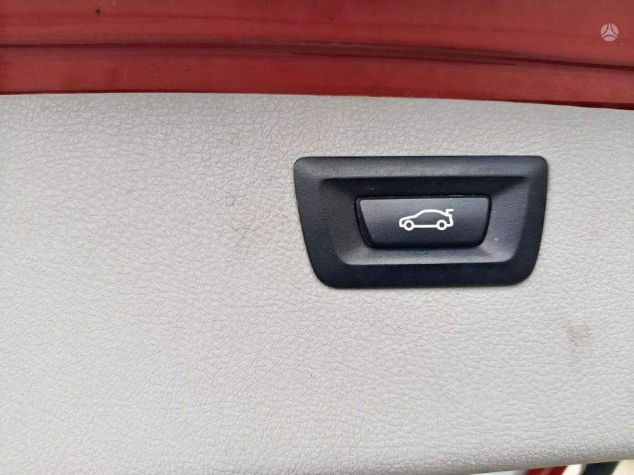 Red BMW 320 2012 in Siauliai, with an engine capacity of 2.00 L and mileage of 380 thousand km for 3950 €, photo 13 on AUTOMOTO.COM.LV