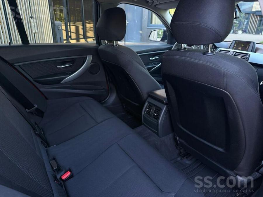 Red BMW 320 2013 in Riga, with an engine capacity of 2.00 L and mileage of 297 thousand km for 6990 €, photo 17 on AUTOMOTO.COM.LV
