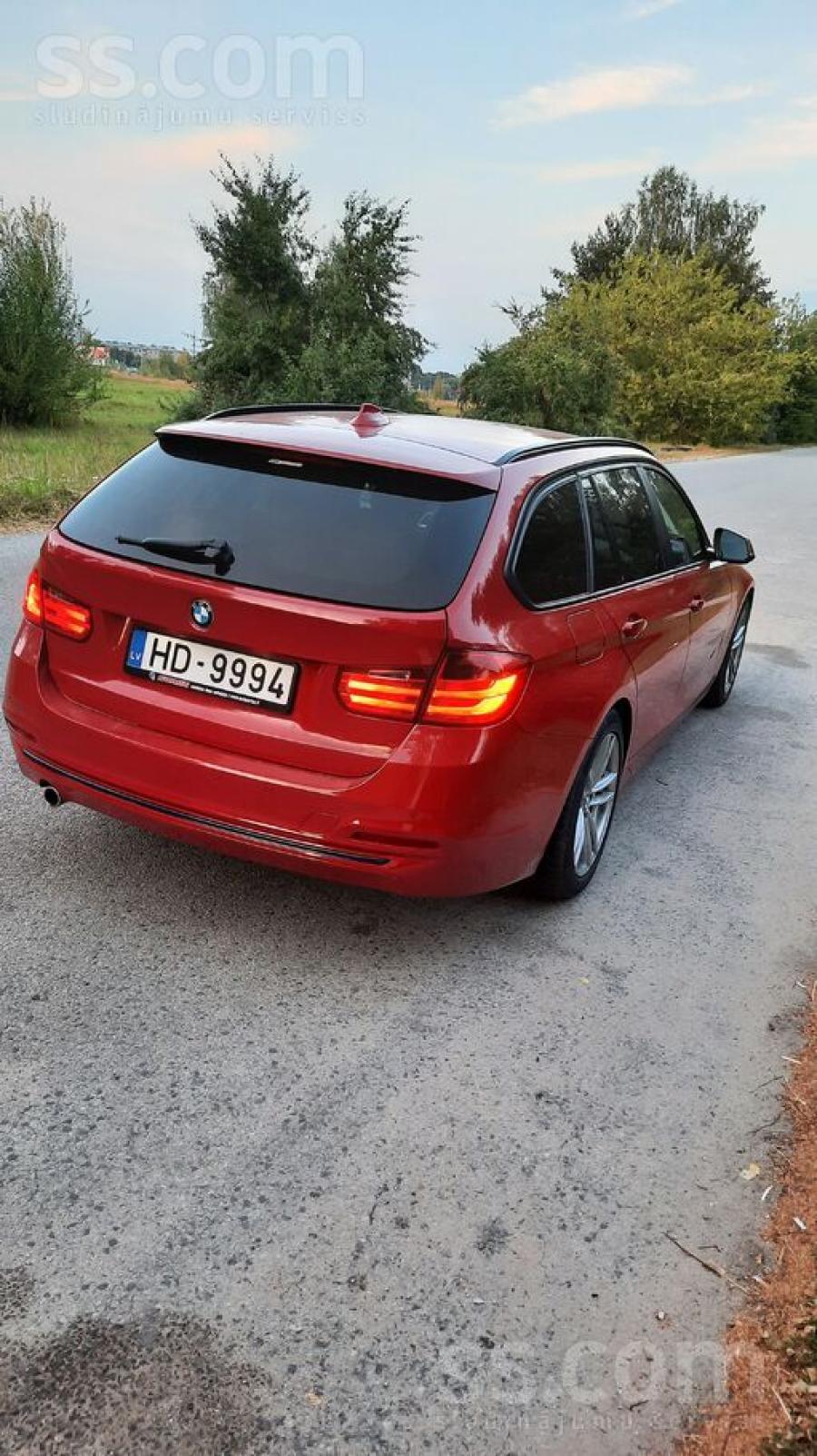 Red BMW 320 2013 in Riga, with an engine capacity of 2.00 L and mileage of 264 thousand km for 11000 €, photo 6 on AUTOMOTO.COM.LV