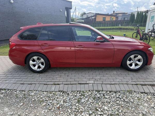 Red BMW 320 2013 in Kaunas, with an engine capacity of 2.00 L and mileage of 340 thousand km for 6650 €, photo 8 on AUTOMOTO.COM.LV
