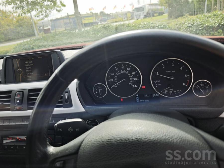 Red BMW 320 2013 in Jelgava, with an engine capacity of 2.00 L and mileage of 310 thousand km for 2850 €, photo 10 on AUTOMOTO.COM.LV