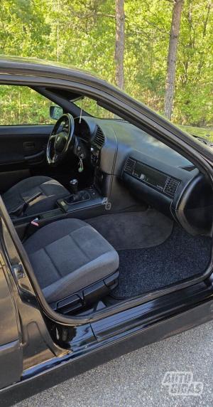 BMW 320 1991 in Visaginas, with an engine capacity of 2.00 L and mileage of 280 thousand km for 3550 €, photo 9 on AUTOMOTO.COM.LV