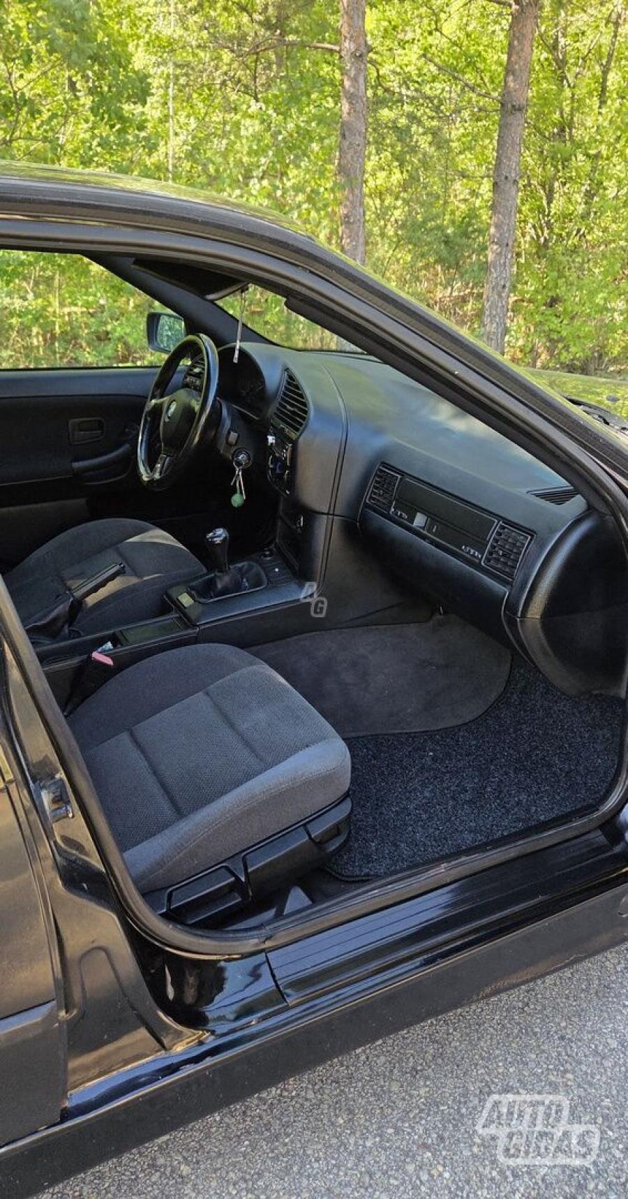 BMW 320 1991 in Visaginas, with an engine capacity of 2.00 L and mileage of 280 thousand km for 3550 €, photo 9 on AUTOMOTO.COM.LV
