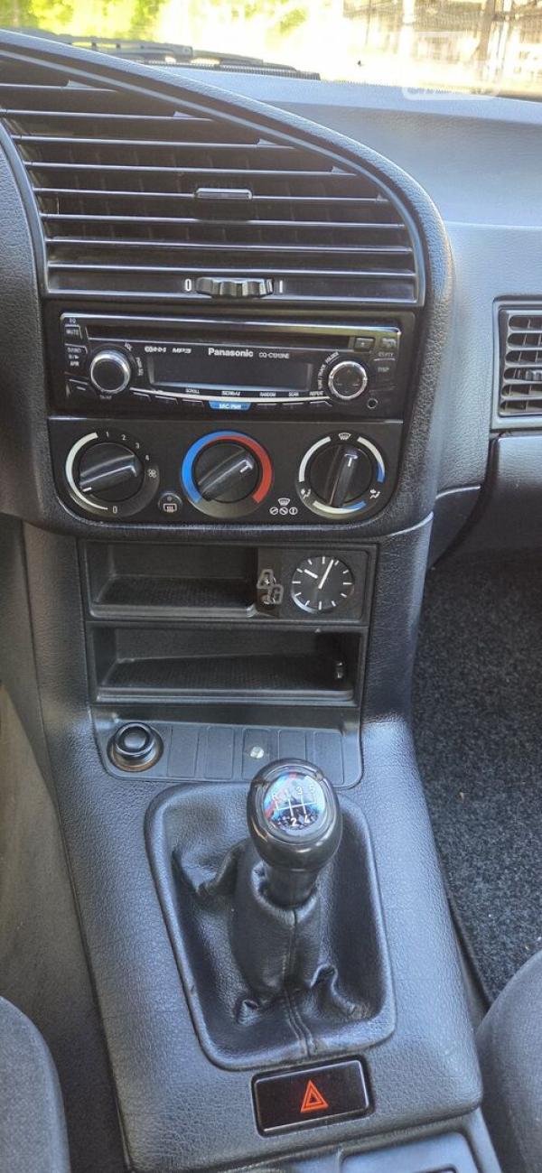 BMW 320 1991 in Visaginas, with an engine capacity of 2.00 L and mileage of 280 thousand km for 3550 €, photo 10 on AUTOMOTO.COM.LV