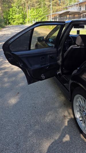 BMW 320 1991 in Visaginas, with an engine capacity of 2.00 L and mileage of 280 thousand km for 3550 €, photo 18 on AUTOMOTO.COM.LV