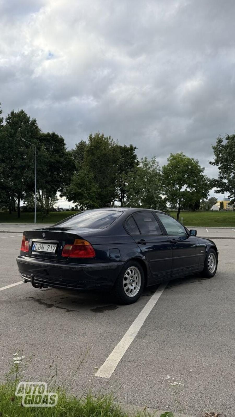 BMW 320 2000 Tauragė, ar dzinēja tilpumu 2.00 L un nobraukumu 264 tūkst. km par 1000 €, foto 6 vietnē AUTOMOTO.COM.LV