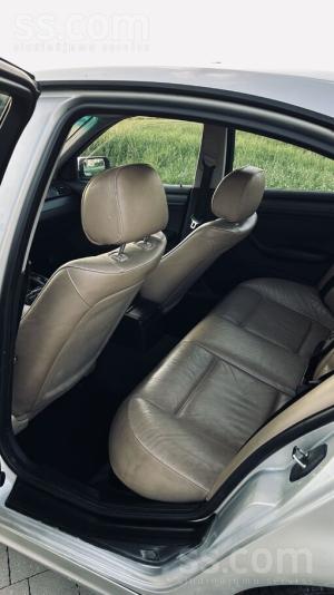 BMW 320 2003 Rīga, ar dzinēja tilpumu 2.00 L un nobraukumu 386 tūkst. km par 1700 €, foto 5 vietnē AUTOMOTO.COM.LV