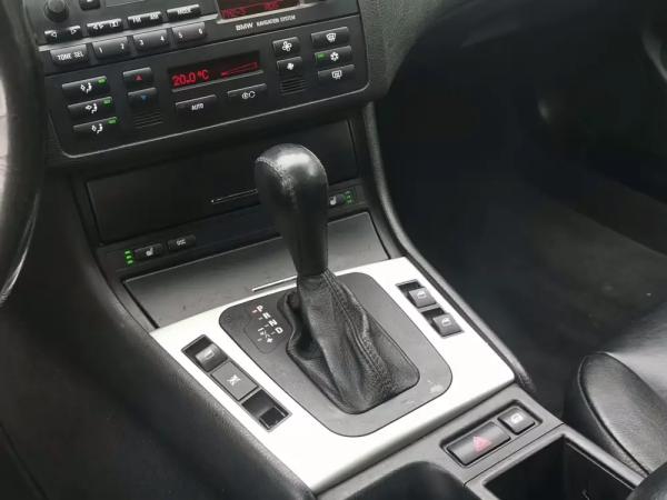 BMW 320 2003 in Riga, with an engine capacity of 2.00 L and mileage of 347 thousand km for 1990 €, photo 8 on AUTOMOTO.COM.LV